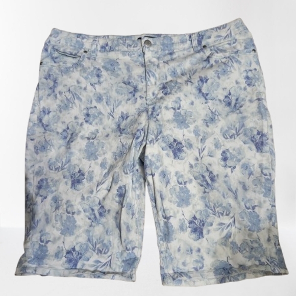 Bandolino | Shorts | Blue And White Floral Bermuda Shorts | Poshmark
